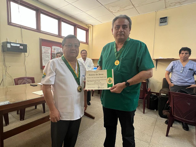 Deploramos actos de despilfarro del dinero de la institución cuando ...